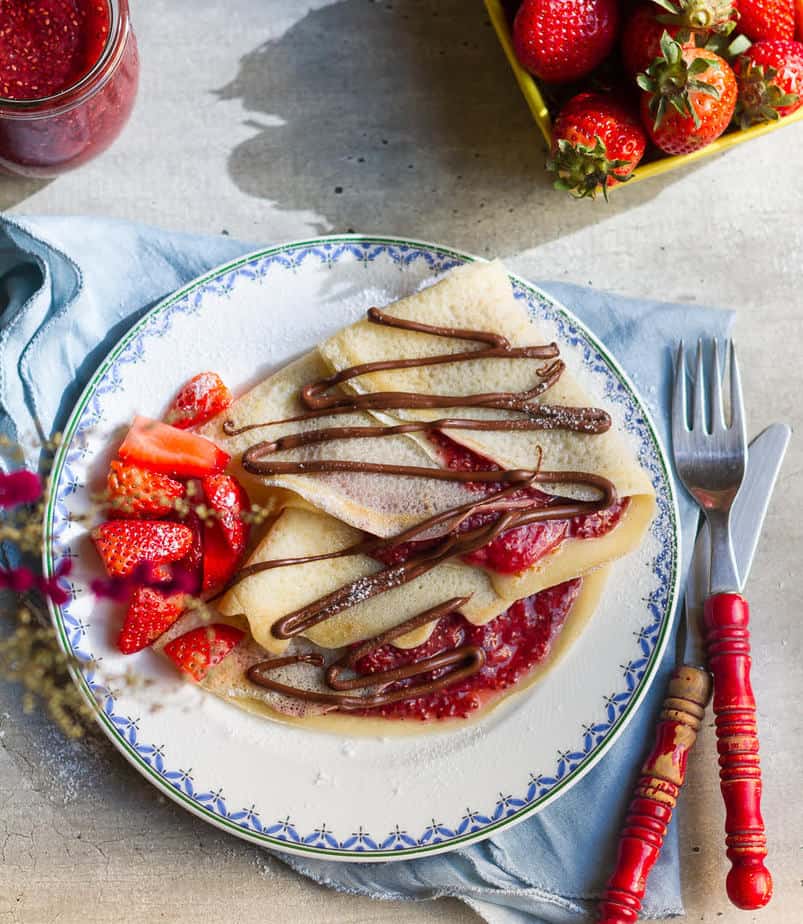 Strawberry Crepes - Eggless Strawberry Crepes Recipe