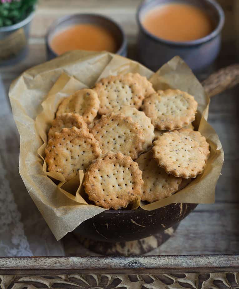 Easy Baked Mathri - vegan healthy baked mathri recipe