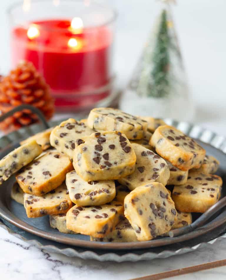 Easy Chocolate Chip Shortbread Cookies Recipe