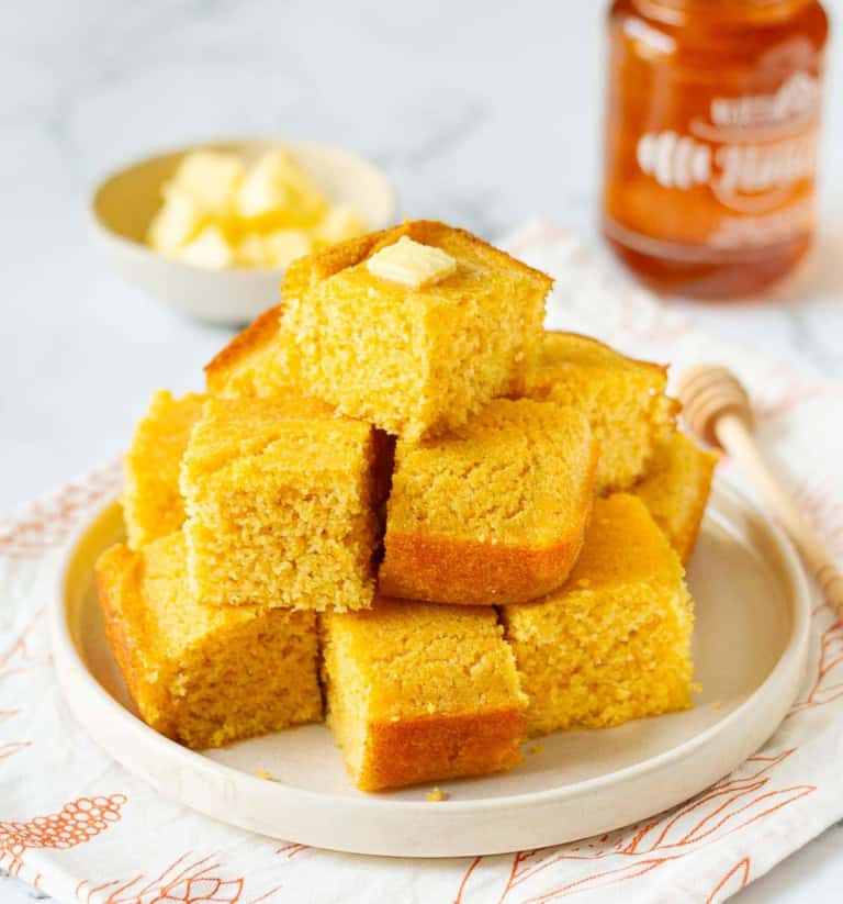 Homemade Cornbread Recipe with Buttermilk