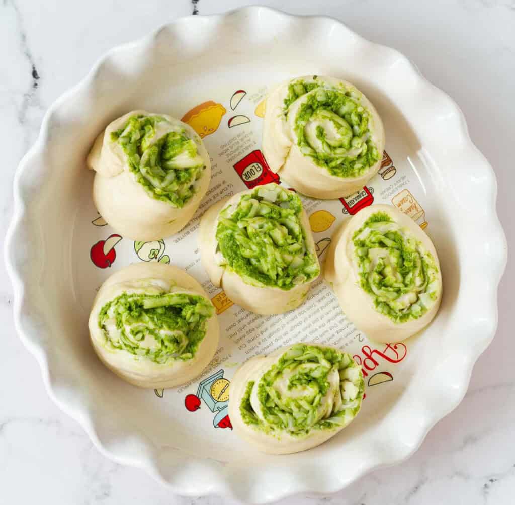Cheesy Pesto Swirl Rolls